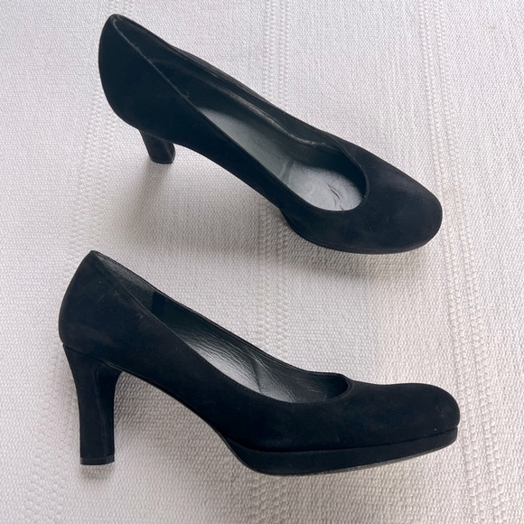 Stuart Weitzman | Shoes | Stuart Weitzman 3 Black Heels Size 8 | Poshmark